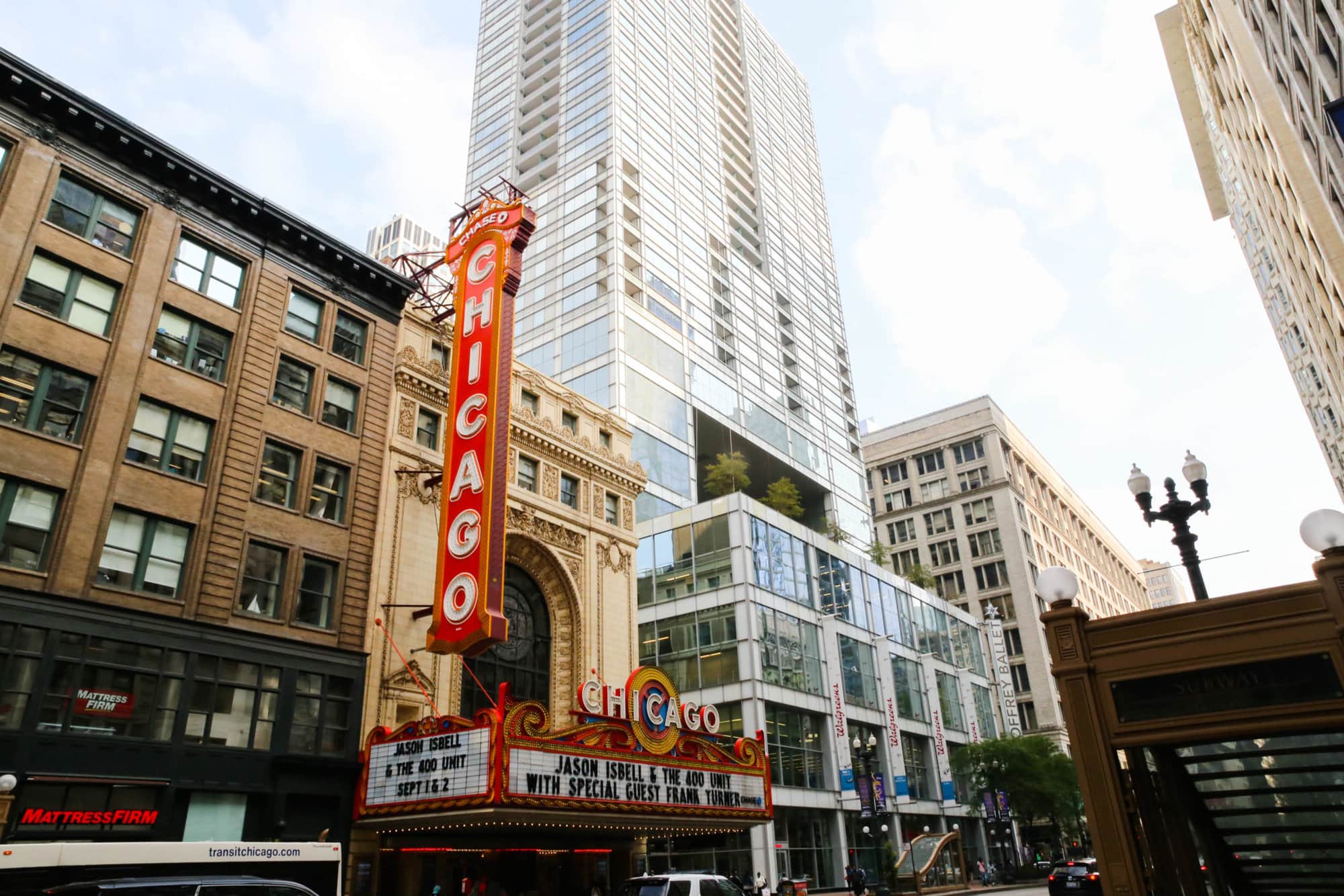 Studio, 1 Bedroom, & More Photos | 330 S Wells Luxury Apartments